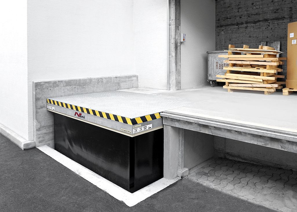 Scherenhubtisch Hydraulisch - CUSTOMGATES AG | Systeme nach Mass